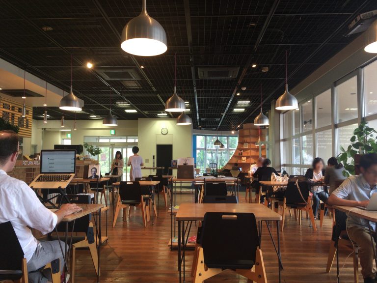 【Gwave Cafe（ジーウェーブカフェ）】フリーランスやノマドワーカーにもオススメのカフェ！ | オキグル